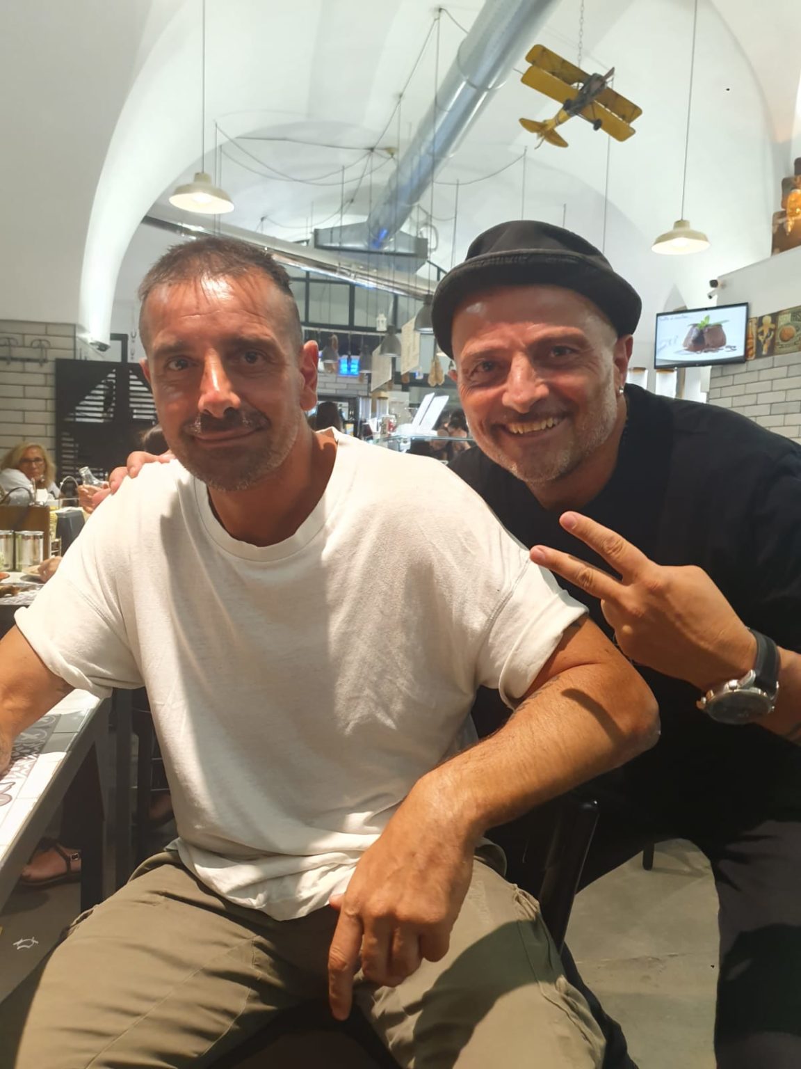 Il calciatore Francesco Coco all'Antica Pizzelleria - Qui Mesagne ...